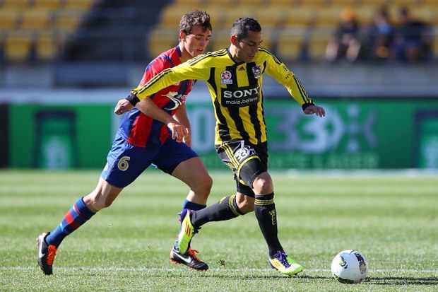 DB Export 33 And Phoenix Renew Partnership - Wellington Phoenix