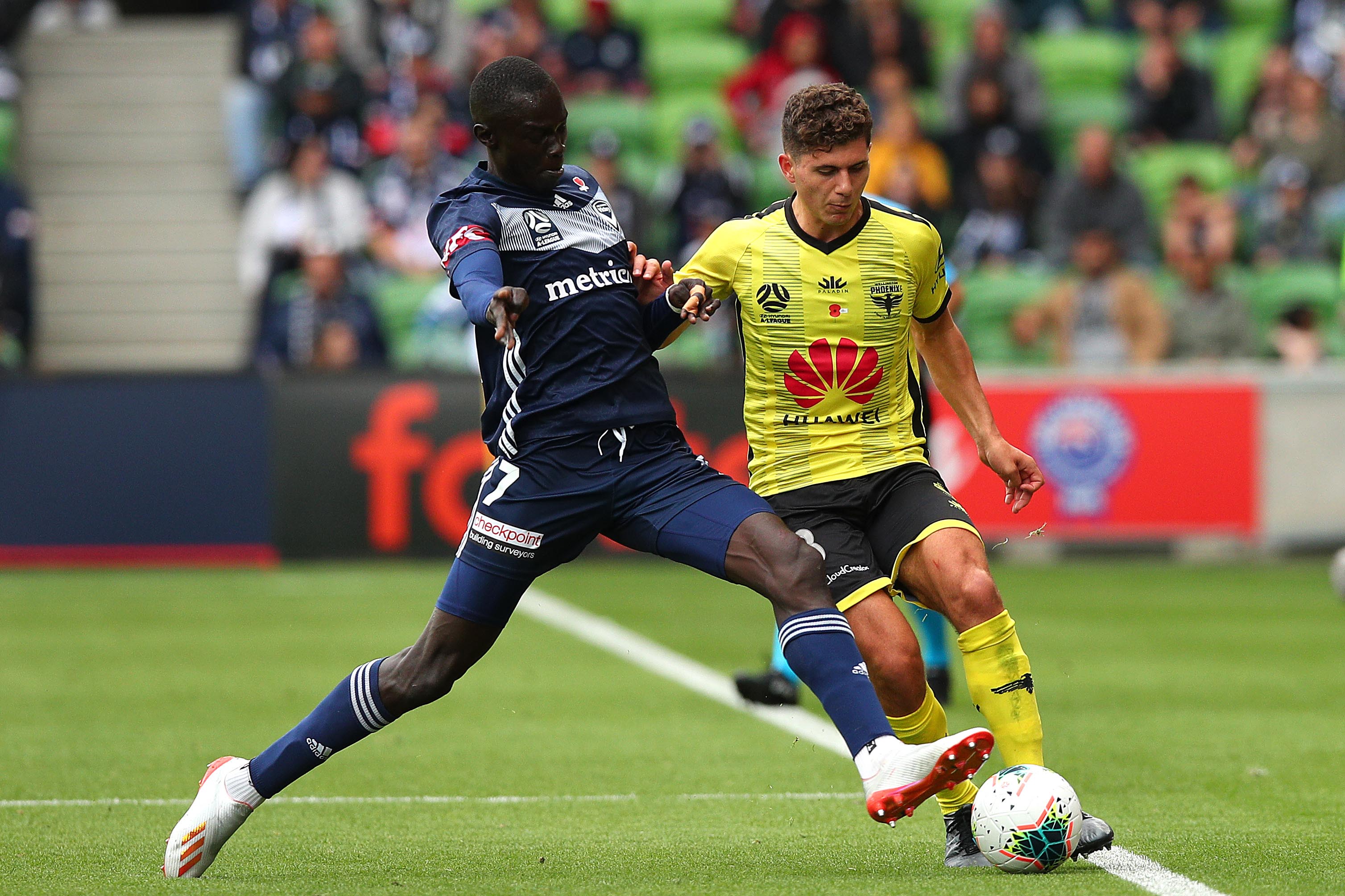 Liberato Cacace Wins Harry Kewell Medal - Wellington Phoenix
